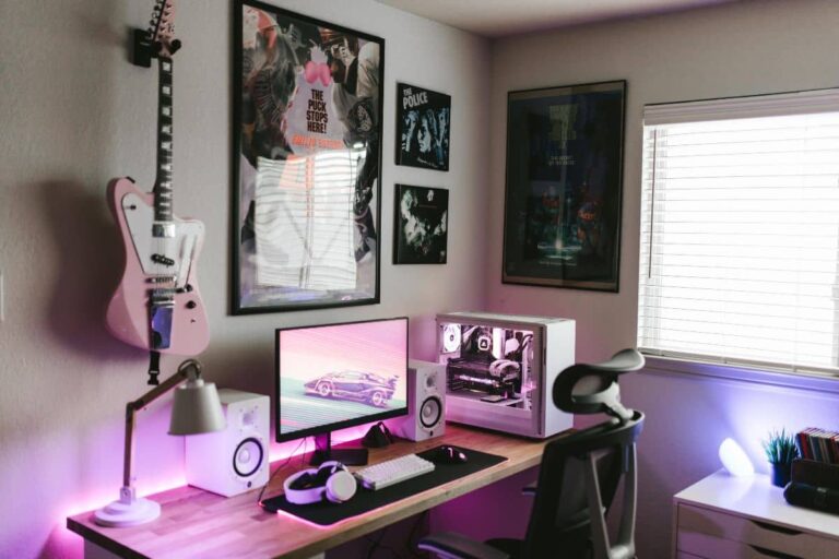 Small Gaming Bedroom Ideas: Make Stylish Gaming Room