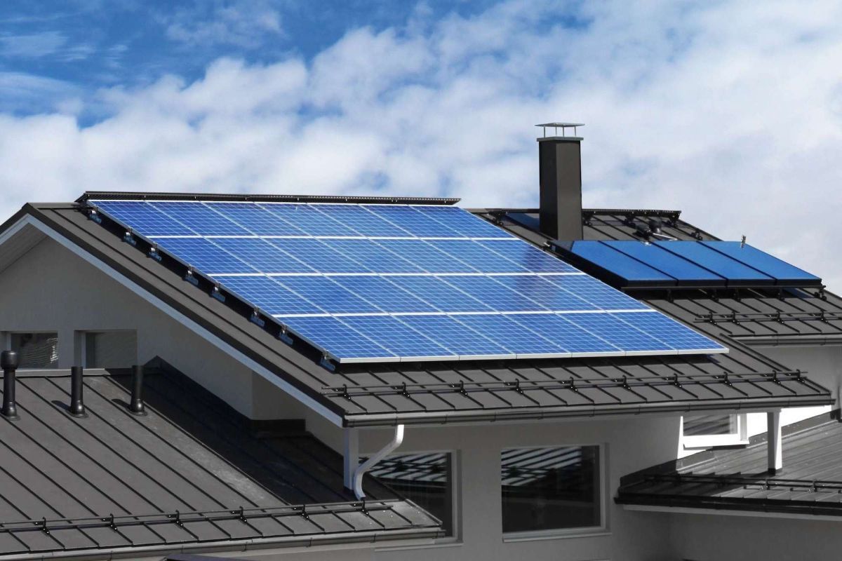 Black Gaming Room Ideas: All Black Gaming Setups